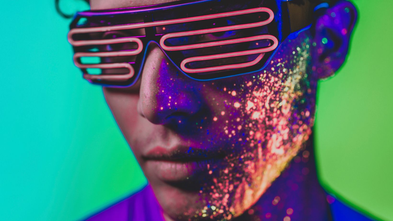 How to Style Your Outfit for the Ultimate Rave Wonderland Experience ...